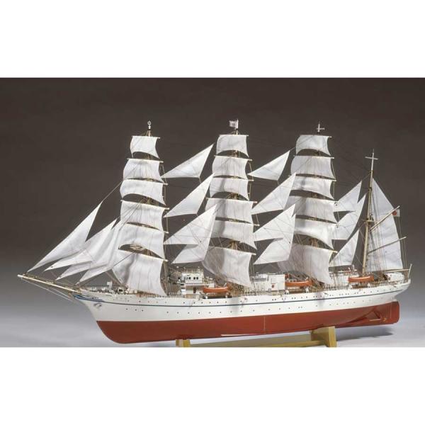 精度の高い木製レーザー加工部品を中心に、金属製エッチング部品・ソフトメタル部品で構成された、帆走状態の模型です。船体はボックス構造の安定した骨組み。前部ブリッジは金属部品を使い、精密な再現ができます。【キット内容】木製レーザー部品19種、木...