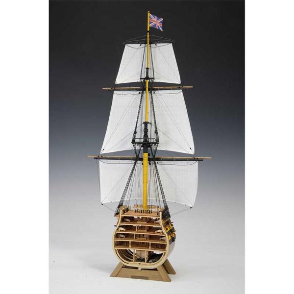 このキットは、帆を展帆した状態と畳んだ状態、どちらかを選びます。船体のメインマスト付近をカット、1/160の精密スケールながらほとんどの木部部品は細密にレーザー加工済みです。そのほか真鍮製エッチング部品・ソフトメタル部品を使用、組み立てやす...
