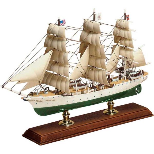 世界一美しい帆船登場!!1937年ノルウェーの民間学校の練習船として、建造されました。処女航海から戻った直後、戦争が始り海軍に導入されました。その後ドイツ軍に徴用され、潜水艦母艦として使用されました。係留中連合軍の空爆にあい、終戦後、半分沈...