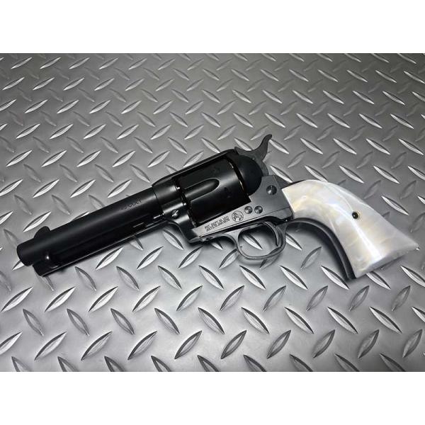 トリガーガードとバックストラップをより耐久性のある金属製パーツに変更、それにより質感の向上や重量が従来モデルと比較し約140g(約25%)もアップ！新型Xカートリッジ新パッキン仕様のXカートリッジにより安定した弾道を実現！セフティコックとハ...