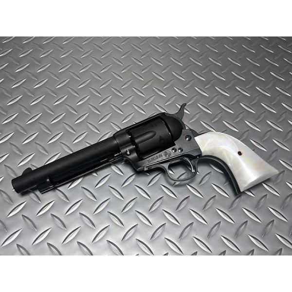 トリガーガードとバックストラップをより耐久性のある金属製パーツに変更、それにより質感の向上や重量が従来モデルと比較し約140g(約25%)もアップ！新型Xカートリッジ新パッキン仕様のXカートリッジにより安定した弾道を実現！セフティコックとハ...