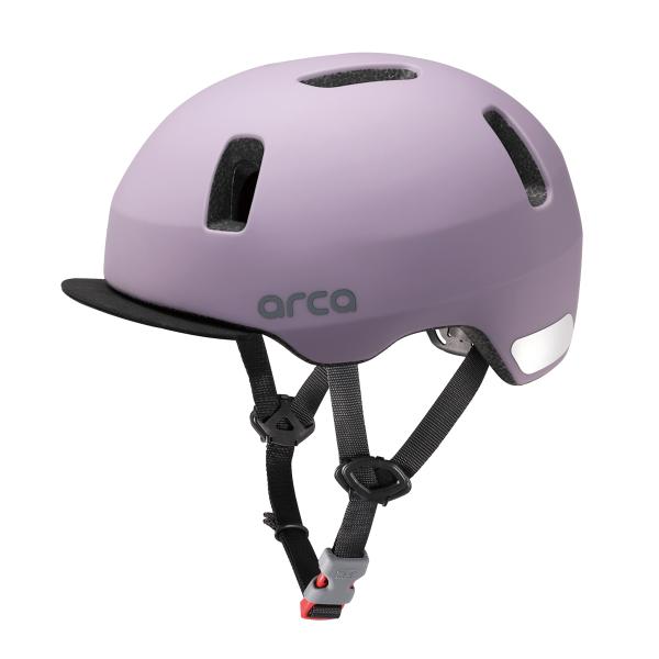 バイザー装備のオールラウンドヘルメット。ストリート系のデザインでキックバイクから自転車などあらゆるシーンで着用可能。シェルと衝撃吸収ライナーを一体化するインモールド成形で軽量、コンパクト、耐久性にも優れます。サイズ:50-54cm重量:23...