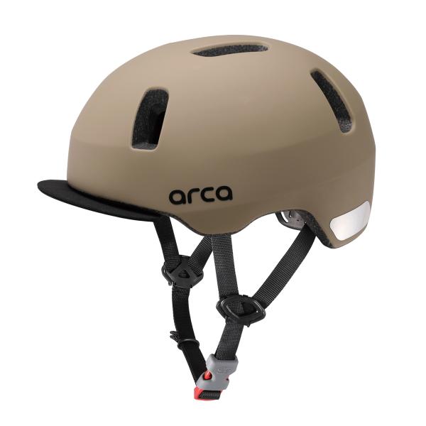 バイザー装備のオールラウンドヘルメット。ストリート系のデザインでキックバイクから自転車などあらゆるシーンで着用可能。シェルと衝撃吸収ライナーを一体化するインモールド成形で軽量、コンパクト、耐久性にも優れます。サイズ:50-54cm重量:23...