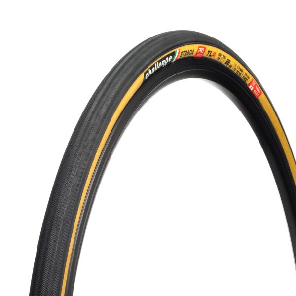 クリテリウムと双璧を成す定番のオンロードタイヤに待望のチューブレスレディ仕様が登場。やや太めの幅なので、ラフな長距離レースなどの場面で快適さとスムーズな走行を実現します。重量も260gで、競合モデルと比較しても軽量です。ウェットコンディショ...