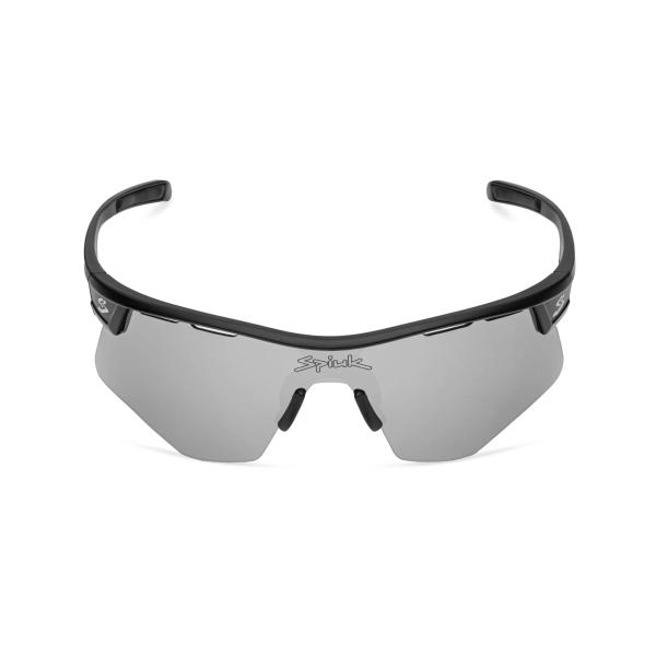 SPIUK MIRUS BLACK/SILVERは、洗練されたデザインと優れた機能性を兼ね備えたサングラスです。スタイリッシュなブラックフレームにシルバーアクセントが加わり、どんなシーンでも洗練された印象を与えます。フレームは軽量で耐久性に...