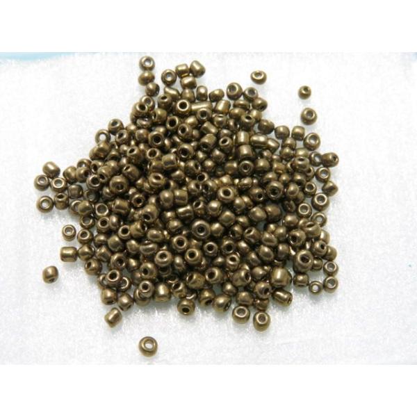 商品説明：<BR> 　　　　　　　　　商品名：　ガラスビーズ メタリック ノーマルタイプ(M)<BR> 　　　　　　　　　サイズ：　約2.5mm x3mm　（穴は約1mm）<BR> 　　　　　　　　　数量...