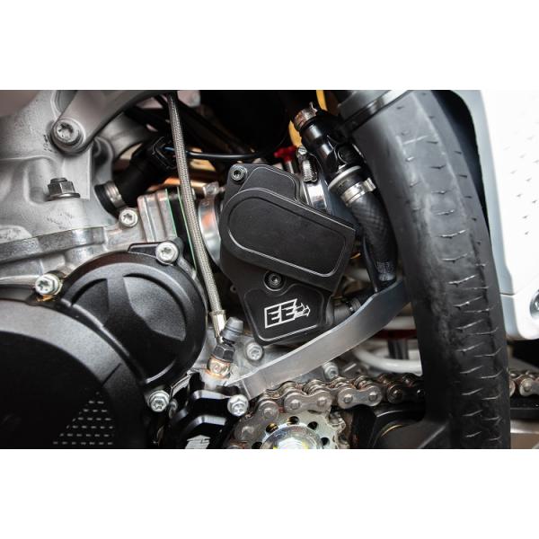 TBI Throttle Body Guard KTM/Husqvarnaカラー：ブラック適合機種：KTM/HUSQVARNA/GASGAS TBI搭載車両KTM 125/250/300SX 23-24 125/250/300XC 23-2...