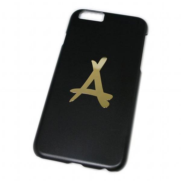 Tha Alumni Clothing (アルムナイクロージング) から、iPhone 6 ケースになります。センターにブランド定番ロゴが入っています。また、表面は艶やかな光沢があり高級感を感じる仕上がりとなっています。ブラック×ゴールドロ...