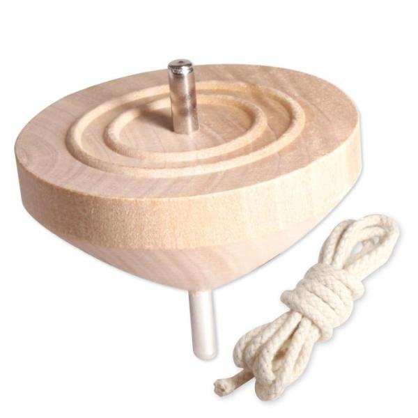 鉄芯でよく回るコマです。無着色なので、オリジナルのコマがつくれます。丈夫な組みひもを使用しています。 商品サイズφ60×54mm、ひも：1.5mセット内容コマ×1、ひも×1