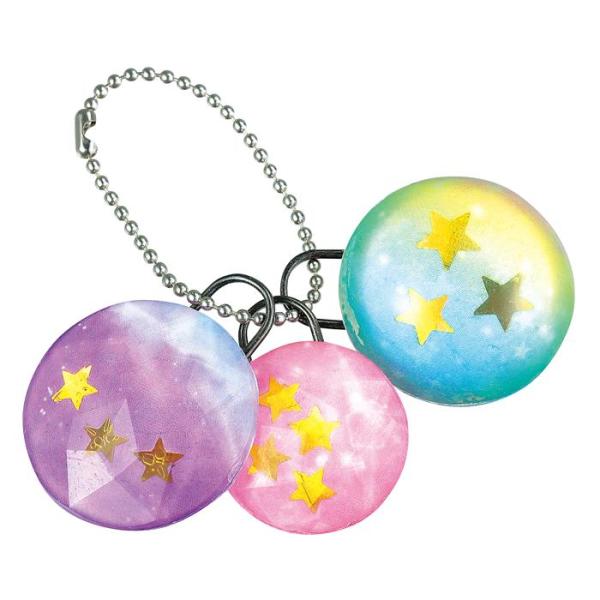 アクリル製の「カボション」というパーツを使って、まるでレジンのようなアクセサリーが簡単に作ることができるキットです。カボションは透明なパーツなので付属のイラストシートを接着剤で貼り付けるだけで作品を作ることができます。商品サイズ作例サイズ：...