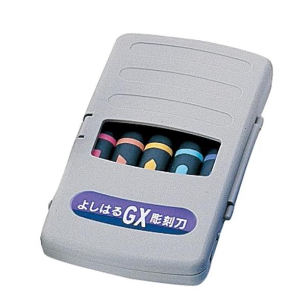 ロック付プラケース入。取り出しやすいスタンド付。 右用もあります。柄の表面はエラストマー樹脂を使用しているので、すべりにくく使い易さ抜群です。5本組商品サイズセット内容半丸刀×1、切出刀×1、三角刀×1、平刀×1、小半丸刀×1、ノンスリップ...