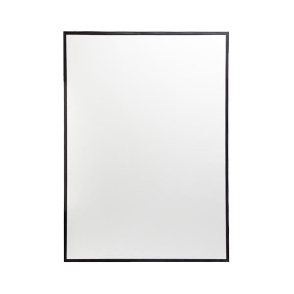 ●規格：Ａ１判●収容寸法：縦８４１×横５９４ｍｍ●重量：９１０ｇ●フレーム幅：１４ｍｍ●厚：８ｍｍ●収納可能厚：約０．６ｍｍ●材質：表面 シート＝再生ＰＥＴ，裏板＝グリーン ボード紙，フレーム＝アルミ●ひも付●ビニール袋入