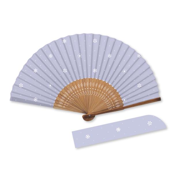 新日本カレンダー  おしゃれな扇子 Snow（雪）NK-684夏が似合うドット柄に、かわいい遊び心をプラス　雪が涼しい夏を運んでくれる小さな相棒寸法：７寸（約２１cm）　折りたたみ３０間広げた扇面幅：約３７cm扇面素材：シルク付属：扇子袋