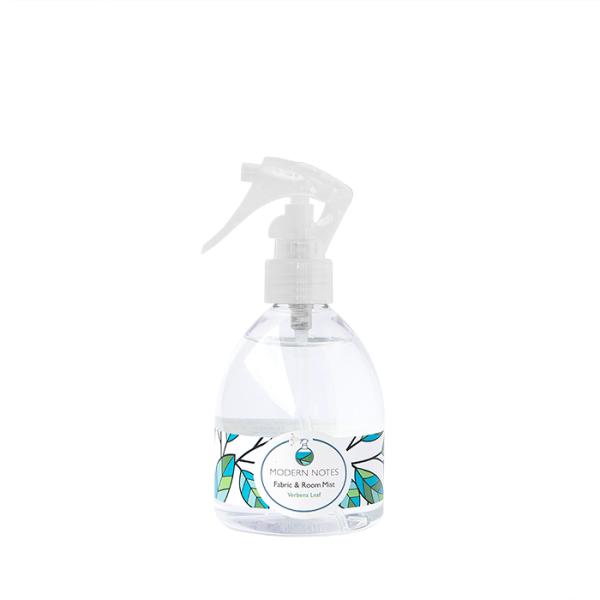 気分を変えたいとき、お部屋のにおいが気になるときにさっとスプレーするだけで上質な香りが広がります。6大生活臭に！除菌・抗菌・消臭成分配合です。※6大生活臭とは...・玄関　・生ゴミ　・トイレ　・生乾き臭　・車　・くつ箱一流調香師により厳選さ...