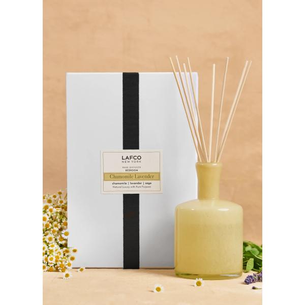 それぞれの部屋・家にふさわしい香りを提案するというコンセプトで、ブランド創業以来の人気を誇るラフコの「HOUSE &amp; HOME コレクション」。グラスは一点一点手吹きで仕上げられており、重厚感と温かみを感じます。香りによってカラーが...