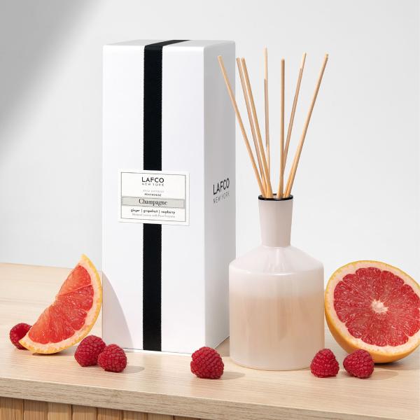 それぞれの部屋・家にふさわしい香りを提案するというコンセプトで、ブランド創業以来の人気を誇るラフコの「HOUSE &amp; HOME コレクション」。コンパクトな場所にも置きやすいミニサイズのディフューザーが登場です。■CHAMPAGNE...