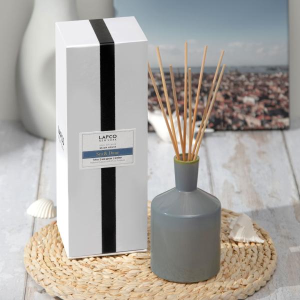 それぞれの部屋・家にふさわしい香りを提案するというコンセプトで、ブランド創業以来の人気を誇るラフコの「HOUSE &amp; HOME コレクション」。コンパクトな場所にも置きやすいミニサイズのディフューザーが登場です。■SEA AND D...