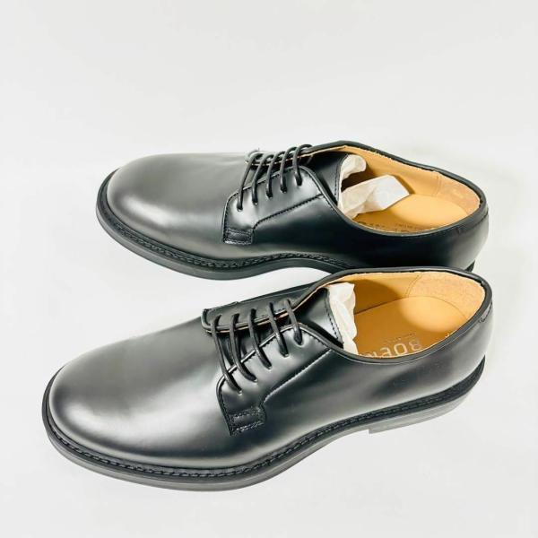 BOEMOS(ボエモス)1963年創業の『BOEMOS（ボエモス）』社。イタリア独特のスタイルや風合いが注目の、フィレンツェのシューズブランドです。有名ブランドのOEMを手掛けていたファクトリーブランドならではの高いクオリティかつハイセンス...