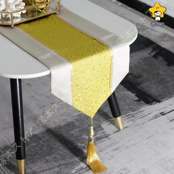 爆買　サイズ：33*180cm、33*210cm。カラー：イー、ブルー、グリーンダイニングを華やかにするテーブルランナーは、サッと敷くだけでいつもと違う特別な雰囲気に変えてくれます。族での日々、友人などが集うホームパーティや記念日のディナー...