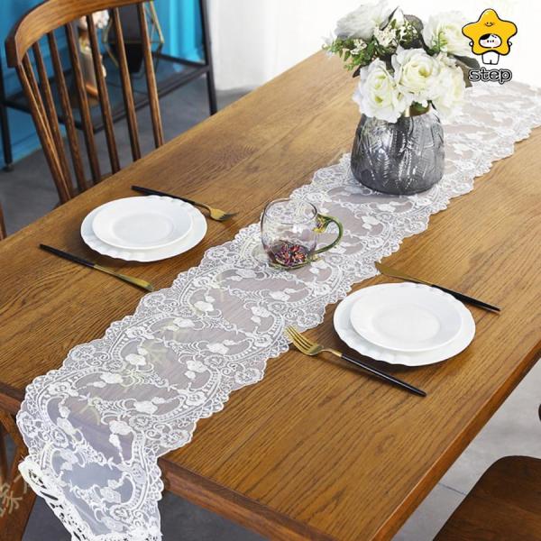 ★インテリア：テーブルランナーは上品な柄がシックで華やかな雰囲気を作り、シンプルなのに高級感をプラスできるアイテムです。部屋のインテリアに見事に調和できます。★素晴らしいデザイン：このテーブルランナーのデザインは、ミニマリストの感触を与え、...