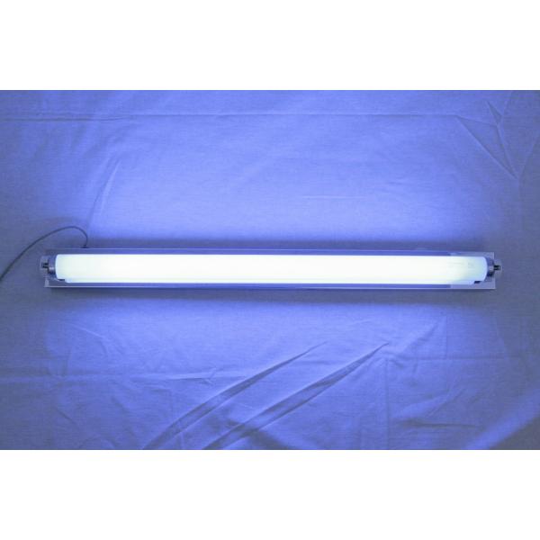 ●中間スイッチ式●電源電圧：100V●消費電力：23W●使用ランプ：FL20S●点灯管：FG-1E【使用上の注意】・本製品は周波数50ヘルツ地域（東日本）専用です。60ヘルツ地域（西日本）では 使用できませんのでご注意ください。