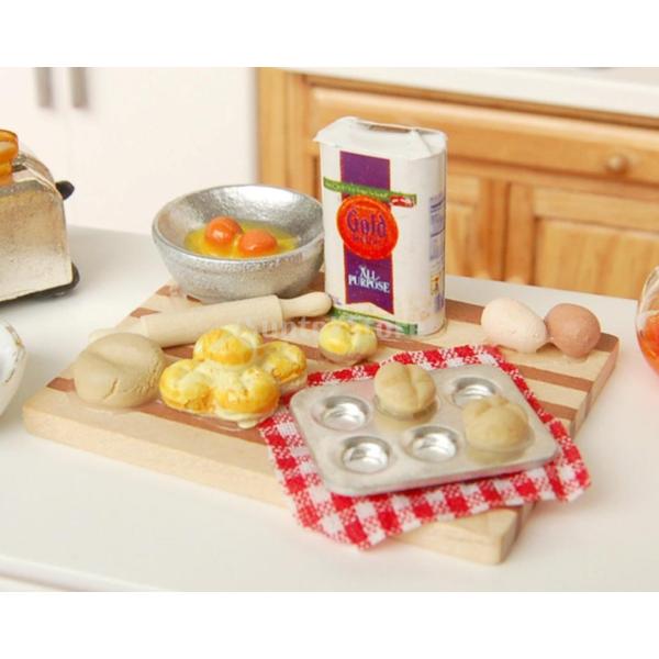 説明:ボードには.ボウルに卵2個.ミルク1本.未開封の卵2個.めん棒1個.パンなどが含まれていました.これらはすべて木のボードに固定されています.美しいデザインと優れた技量あなたのドールハウスに生活の雰囲気を加えるのに最適ですボードサイズ:...