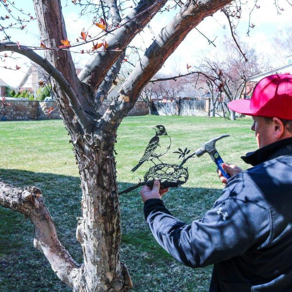 説明:純粋な手作りのシルエットアートの鳥の彫刻は.あなたの庭に素朴で自然なものを加えます.木.ポスト.または他の場所に直接釘付けします.耐久性のある錬鉄製で.最後の長期使用のための特別なプロセスです.絶対に完璧で愛らしい.細部と芸術性へのそ...
