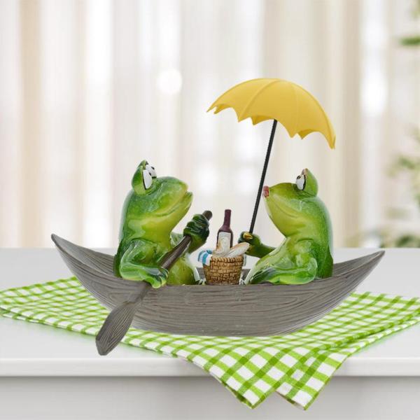 説明:素材:高品質で環境にやさしい樹脂製.精巧な仕上がり.手染めで滑らかで繊細に見え.形もリアルです.ボートに乗っているカップルのカエルのユニークな形は.空間に楽しさと想像力をもたらします.おもしろい形が家庭生活を少し楽しくし.底は安定して...