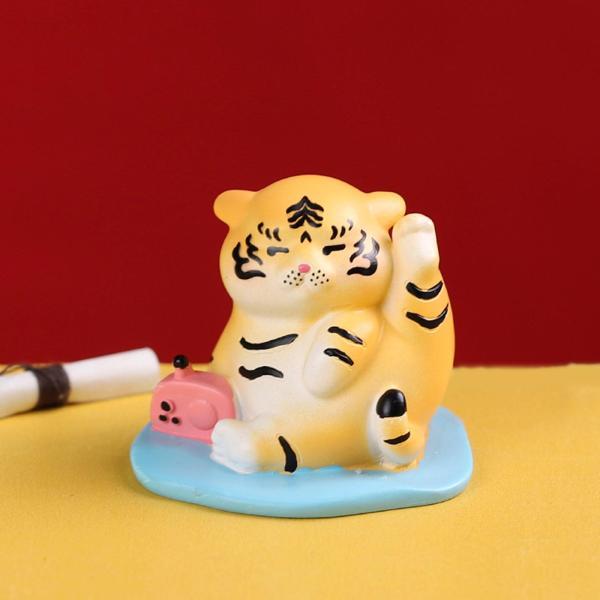 説明:ミニタイガースタチューモデル.ゾディアックタイガース彫刻クラフトオーナメント環境にやさしい樹脂製で.耐久性と耐高温性があり.色あせしにくいです.細心の注意を払って塗装され.非常に詳細に描かれているため.リアルな外観.車のダッシュボード...