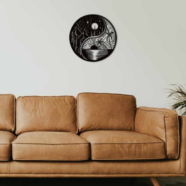 説明:壁の彫刻: 太陽と月にインスパイアされた洗練されたモダンなデザインの精巧な芸術作品.素材: この壁掛け装飾は鉄製で.耐久性があり.メンテナンスが簡単で.優れた職人技です.金属製の壁の装飾: 抽象芸術のディスプレイ.エレガントで寛大.穴...