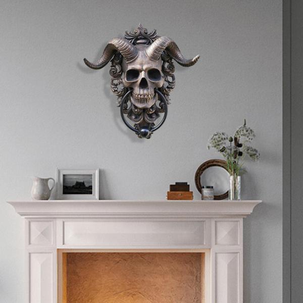 説明:[ヤギのスケルトンヘッドのドアノッカー装飾]: 玄関ドアに取り付けると.ドアの外観がすぐに変わり.ハロウィーンのお化け屋敷の装飾に最適です.[高品質素材]: 羊の頭蓋骨の頭像は高品質の樹脂素材で作られており.色あせせず.耐久性がありま...