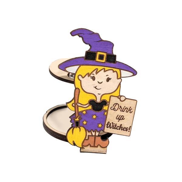 説明:[エレガントな木製外観]: 木製の手工芸品.あらゆるカウンタースペースやワインセラーの家具のステートメントです.キッチンやダイニングルームのさまざまな装飾を完成させます.[ユニークなデザイン]: ハロウィンミニリカーボトルスタンド.ハ...