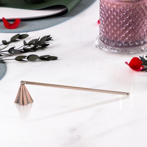 説明:[高品質素材]キャンドルスナッファーは高品質のステンレス鋼素材で作られており.強く.安定しており.耐久性があり.長期間使用できます.[使いやすい]キャンドル芯消しゴムを使用すると.キャンドルをより安全.正確.簡単に消して煙を減らすこと...