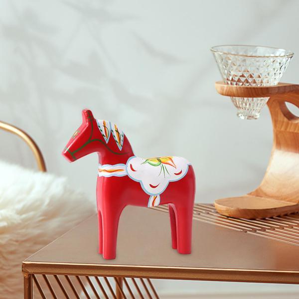 説明:[スウェーデン製]: このオーナメントは.スウェーデンのダラホース地方の伝統的な職人技とモダンなデザインの融合にインスピレーションを受けており.ユニークな北欧スタイルとシンプルな美学を表現しています. [手描きの絵画]: 各装飾品は高...