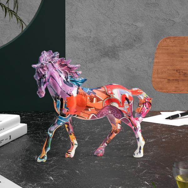 説明:[馬の飾り]:疾走する馬の像.デスクトップの水転写装飾.立体的で美しい彫刻.リアルなディテールと優雅なジェスチャー. [高品質素材]: 高級樹脂素材で作られた動物の彫刻は.丈夫で壊れにくく.長期間使用できます. [クラシックでスタイリ...