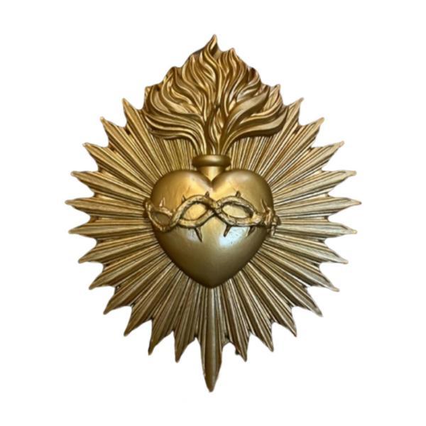 説明: [高品質素材]: 軽量樹脂で作られたこのゴシックセイクリッドハートウォールプラークは.見た目が美しいだけでなく.耐久性も高く.耐久性と長寿命を保証します. [ホームデコレーションのサイズ]: 24.5 x 20.5 x 2 cmのこ...