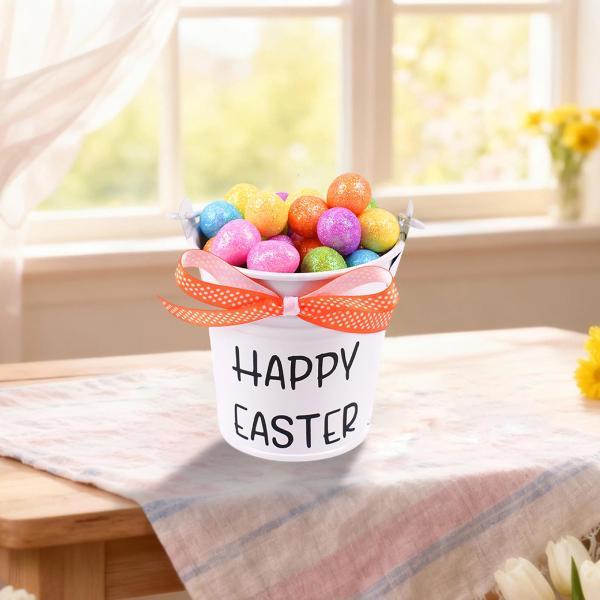 説明: [お祝いの装飾]イースターバスケットは.「Happy Easter」の文字が入った鮮やかなイースターテーマが特徴です.40-50個の様々な色のフォームエッグが入った金属製のバケツが付属し.それぞれに魅力的なリボンが付いています. [...