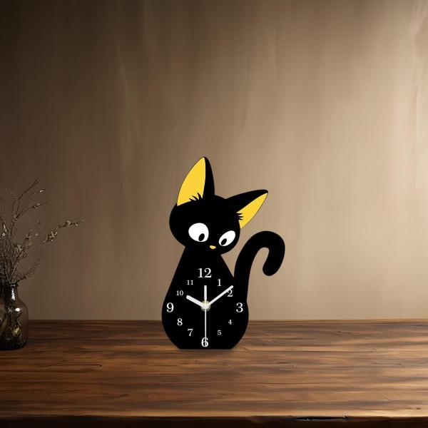 説明: [素材]: 猫の形をしたアクリル製の猫型デスククロック.テーブルの上に置くことができ.サイズは12.8cm×20cm/5.04インチ×7.87インチです. [クリエイティブなデザイン]: ミニマルな漫画風の猫モチーフが特徴のアニマル...