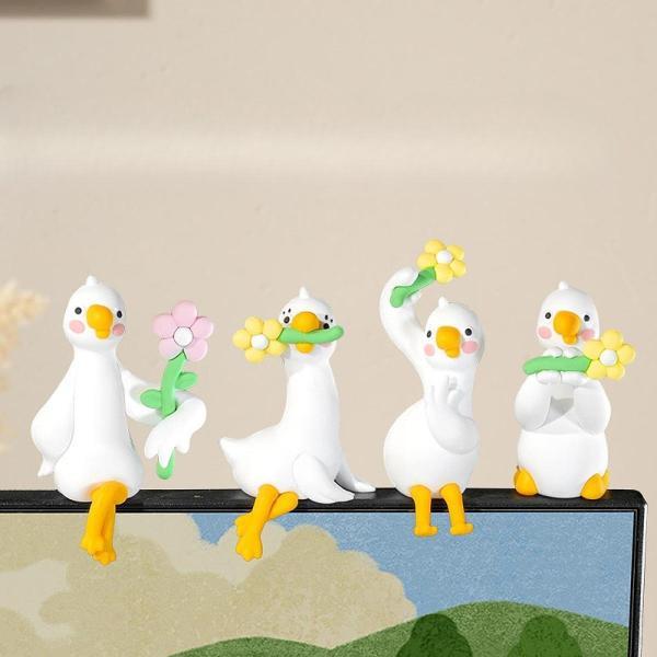 説明: [愛らしいデザイン]: さまざまな形やポーズのキュートでクリエイティブな漫画風ミニアヒルフィギュアは.繊細で面白く.家庭や車のインテリア装飾に最適です. [プレミアム素材]: アヒルの置物はプレミアムPVC素材で作られており.コンパ...