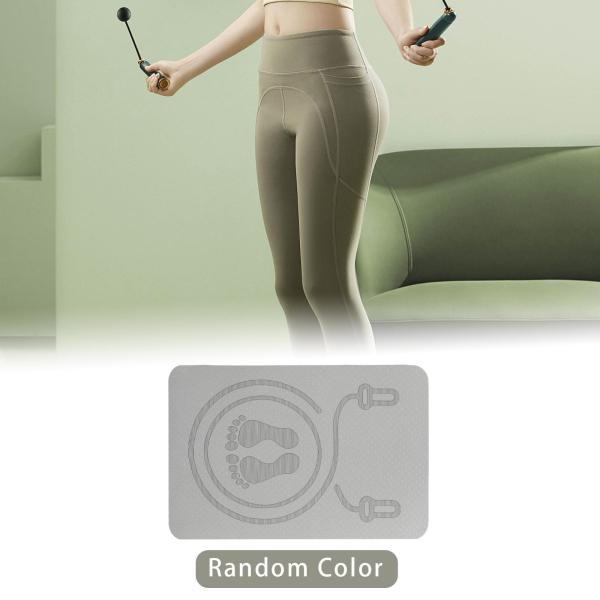 説明:[特徴]:縄跳びマットには騒音低減.滑り止め.衝撃吸収の機能があります.屋内でのスキップやさまざまなヨガの動きに適しています.[プレミアム素材]:当社の縄跳びマットはTPE高密度素材で作られており.柔らかく.肌に優しく.洗濯可能です....