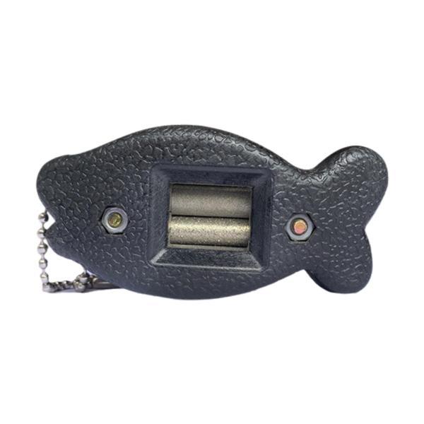 説明:[素材]: この手持ち式アイススケートブレードシャープナーはプラスチックと砥石で作られており.丈夫で耐摩耗性があり.長寿命です. [ダブルコアデザイン]: このアイススケートエッジブレードシャープナーは.効率的な研磨を保証するダブルコ...