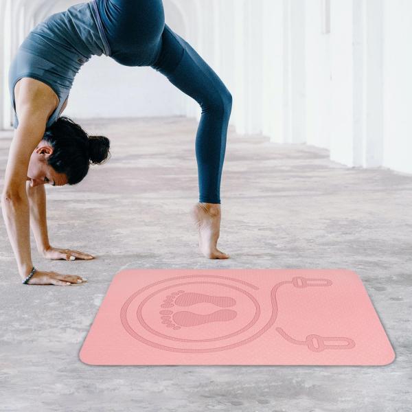 説明:[特徴]縄跳びマットは.騒音を軽減し.滑り止め.衝撃を吸収する効果があります.室内での縄跳びや様々なヨガの動きに適しています. [素材]当社の縄跳びマットはTPE製の高密度素材で作られており.柔らかく肌に優しく.洗濯可能です. [滑り...