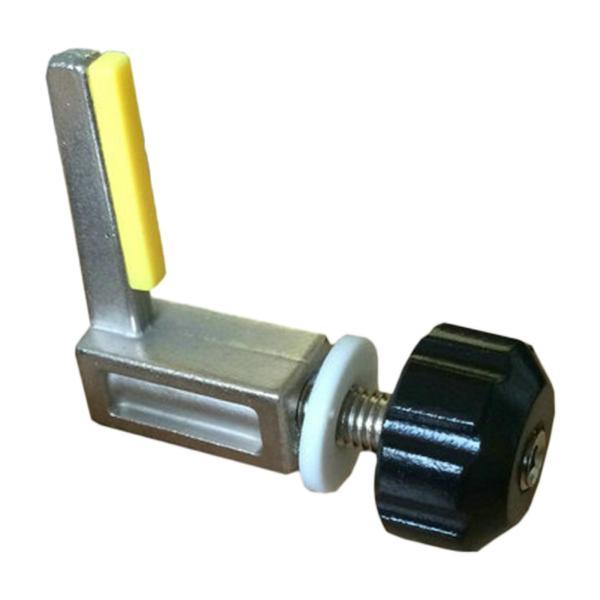 説明:[安定したL字型マウントアーム]: ラケットのヘッドとスロートを固定するように設計されており.ストリング中にしっかりとした位置を確保します. [高張力プロテクターによる安定性の向上]: オプションの高張力プロテクターを装着することで....