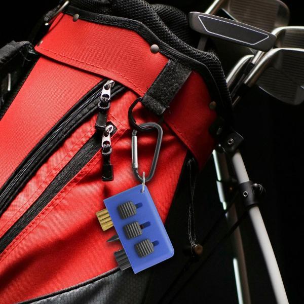 説明: [収納可能]: ゴルフクラブブラシはPP素材で作られており.使用しないときはブラシの毛がクリーナーの中に収納されます. [3 in 1]ゴルフボールブラシは.溝の掃除.溝の汚れの除去.ゴルフシューズの掃除などに使える.異なる毛のゴル...