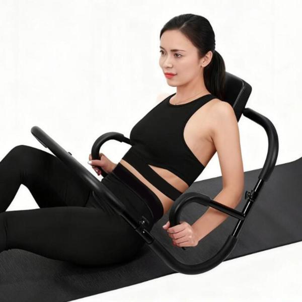 説明: [コア筋力トレーニング]: 多機能腹筋トレーニング器具は.腹部.腰.肩.背中.胸.首などの筋肉群を鍛えることができます. [プレミアム素材]: この腹筋ローラーはプレミアム金属素材で作られており.頑丈で壊れたり変形したりしにくく.長...
