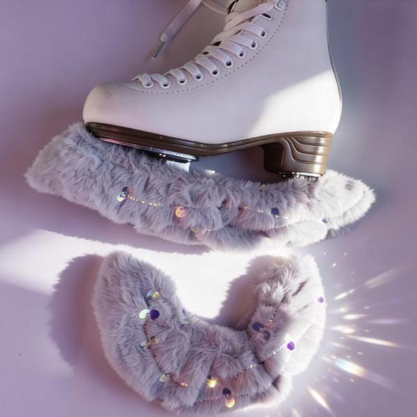 説明: [吸水性]アイススケートブレードカバーは高品質のアクリル繊維素材で作られており.柔らかく快適な手触りと吸水性があります. [適切なサイズ]アイススケートブレードプロテクターの長さは35cm/13.78インチで.軽量で持ち運びに便利で...