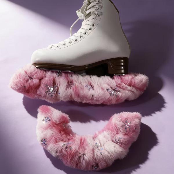 説明: [吸水性]アイススケートブレードカバーは高品質のアクリル繊維素材で作られており.柔らかく快適な手触りと吸水性があります. [適切なサイズ]アイススケートブレードプロテクターの長さは35cm/13.78インチで.軽量で持ち運びに便利で...