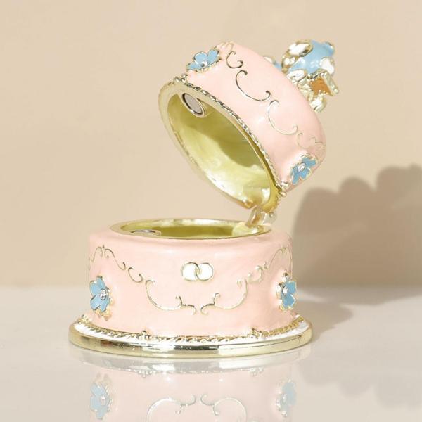 説明:[Premium Material]: This jewelry box is crafted from quality alloy material, ensuring reliable quality and durability...