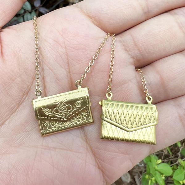 説明:安全.金属素材で作られたドールハウスアウトドアバッグ.耐久性.安全.ドールハウスの装飾アクセサリー. Prentend Play Toys:ドールハウスの装飾モデル.ドールハウスの装飾アクセサリ.人形のシーンを飾るふりをすることができ...