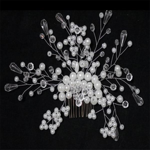 説明:材質:銀メッキ合金.人工真珠.クリアビーズサイズ:16 x 13 cm / 6.30 x 5.12インチ真珠とビーズが完全にはめ込まれたエレガントなGypsophilaのフラワーデザイン絶妙な技量.あなたの優雅さと魅力を示すためにそれ...